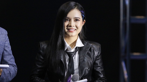 Cận cảnh nhan sắc xinh đẹp của MC Kiwi Kim Quý trên sân khấu chung kết ...