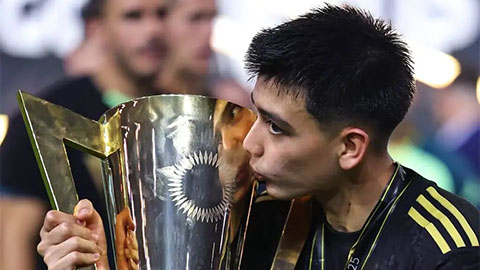 Lamine Yamal chào thua một hiện tượng độc nhất vô nhị Gilberto Mora ...