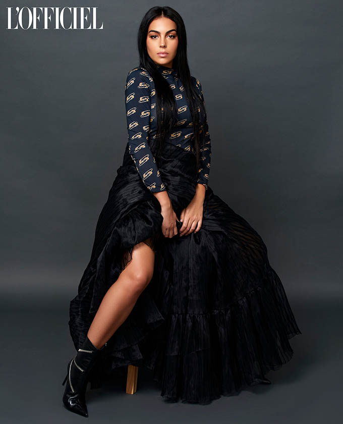 Georgina Rodriguez khiến fan trầm trồ trong bộ trang phục sang trọng và ...