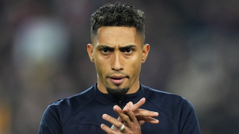 Raphinha dính chấn thương vì... đá vào tủ lạnh - Bongdaplus.vn