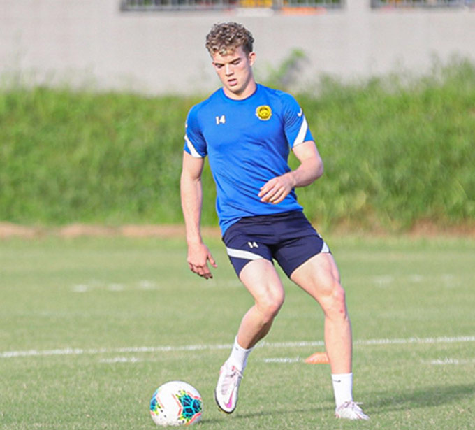 Tiền vệ châu Âu của U22 Malaysia đe dọa hàng thủ U22 Việt Nam ...